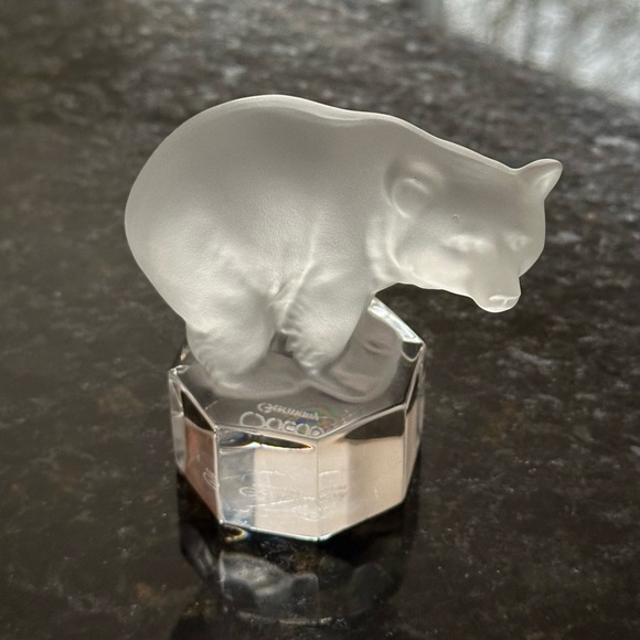 Goebel | Art | Goebel Frosted Clear Crystal Grizzly Bear Figurine ...